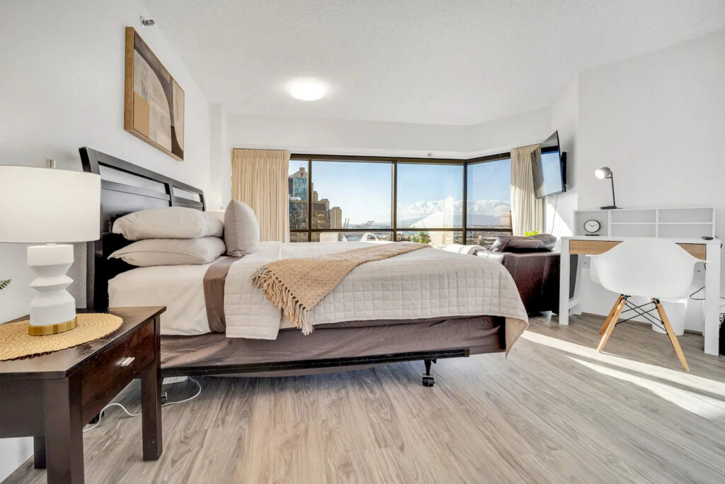 One Bedroom Ocean View Suite at Bishop Suites | Premier Honolulu Stay